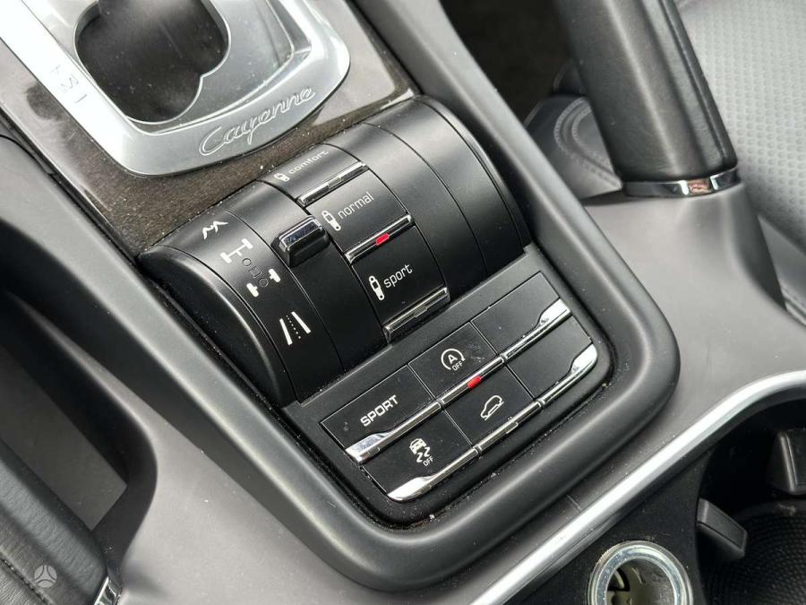 Balts Porsche Cayenne 2013 Kauņa, ar dzinēja tilpumu 4.13 L un nobraukumu 289 tūkst. km par 15950 €, foto 10 vietnē AUTOMOTO.COM.LV