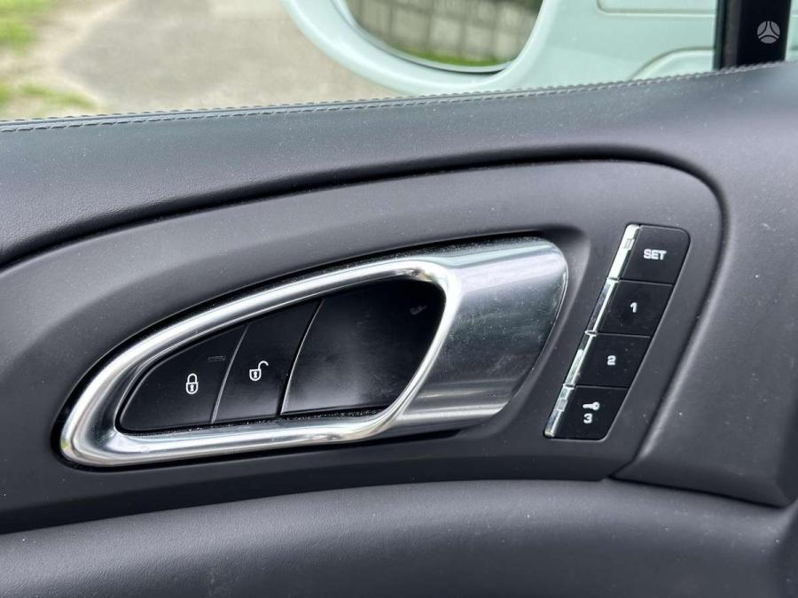 Balts Porsche Cayenne 2013 Kauņa, ar dzinēja tilpumu 4.13 L un nobraukumu 289 tūkst. km par 15950 €, foto 17 vietnē AUTOMOTO.COM.LV