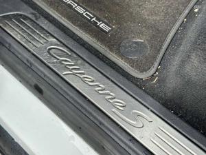 Balts Porsche Cayenne 2013 Kauņa, ar dzinēja tilpumu 4.13 L un nobraukumu 289 tūkst. km par 15950 €, foto 24 vietnē AUTOMOTO.COM.LV