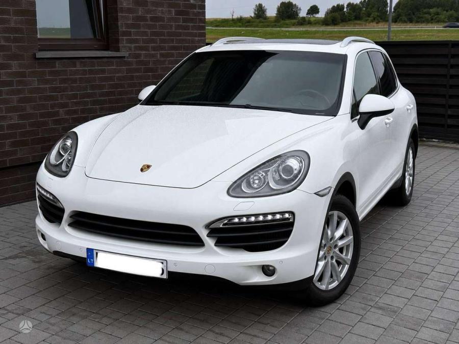 Balts Porsche Cayenne 2013 Klaipėda, ar dzinēja tilpumu 2.97 L un nobraukumu 224 tūkst. km par 16700 €, foto 3 vietnē AUTOMOTO.COM.LV