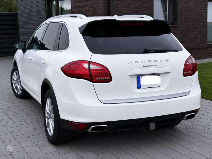 Balts Porsche Cayenne 2013 Klaipėda, ar dzinēja tilpumu 2.97 L un nobraukumu 224 tūkst. km par 16700 €, foto 7 vietnē AUTOMOTO.COM.LV