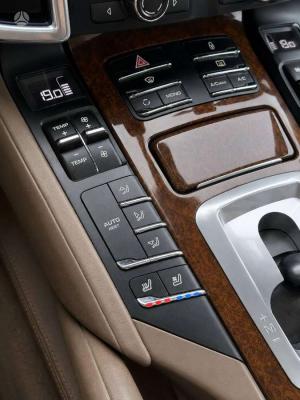 Balts Porsche Cayenne 2013 Klaipėda, ar dzinēja tilpumu 2.97 L un nobraukumu 224 tūkst. km par 16700 €, foto 12 vietnē AUTOMOTO.COM.LV