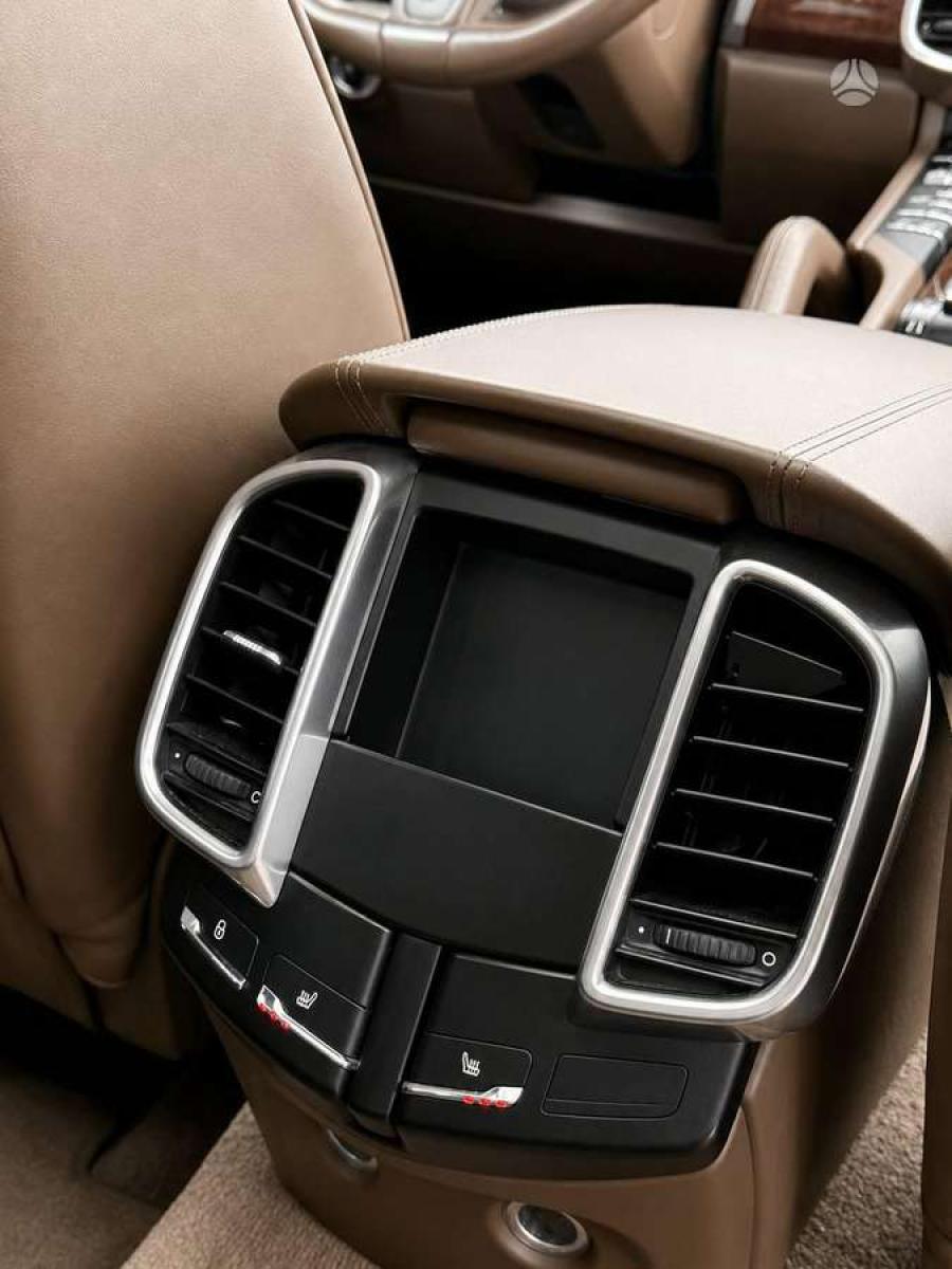 Balts Porsche Cayenne 2013 Klaipėda, ar dzinēja tilpumu 2.97 L un nobraukumu 224 tūkst. km par 16700 €, foto 14 vietnē AUTOMOTO.COM.LV