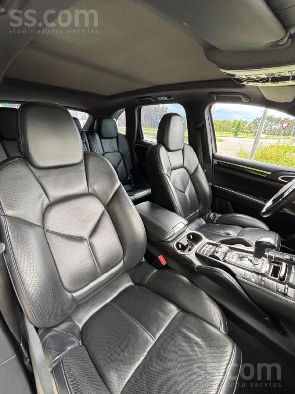 White Porsche Cayenne 2013 in Riga, with an engine capacity of 3.00 L and mileage of 214 thousand km for 14000 €, photo 4 on AUTOMOTO.COM.LV
