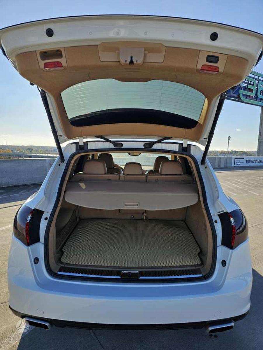 White Porsche Cayenne 2013 in Vilnius, with an engine capacity of 3.60 L and mileage of 183 thousand km for 13500 €, photo 10 on AUTOMOTO.COM.LV