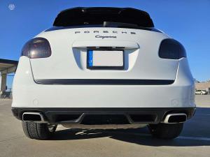 White Porsche Cayenne 2013 in Vilnius, with an engine capacity of 3.60 L and mileage of 183 thousand km for 13500 €, photo 21 on AUTOMOTO.COM.LV
