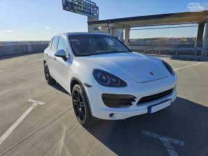 Balts Porsche Cayenne 2013 Viļņa, ar dzinēja tilpumu 3.60 L un nobraukumu 183 tūkst. km par 13500 €, foto 5 vietnē AUTOMOTO.COM.LV