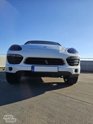 Balts Porsche Cayenne 2013 Viļņa, ar dzinēja tilpumu 3.60 L un nobraukumu 183 tūkst. km par 13500 €, foto 20 vietnē AUTOMOTO.COM.LV