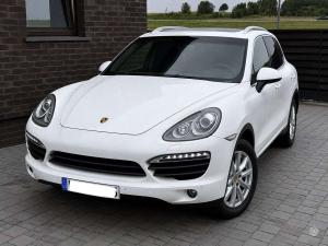 Balts Porsche Cayenne 2013 Klaipėda, ar dzinēja tilpumu 2.97 L un nobraukumu 237 tūkst. km par 15900 €, foto 3 vietnē AUTOMOTO.COM.LV