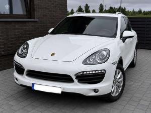 Balts Porsche Cayenne 2013 Klaipėda, ar dzinēja tilpumu 2.97 L un nobraukumu 237 tūkst. km par 15900 €, foto 5 vietnē AUTOMOTO.COM.LV