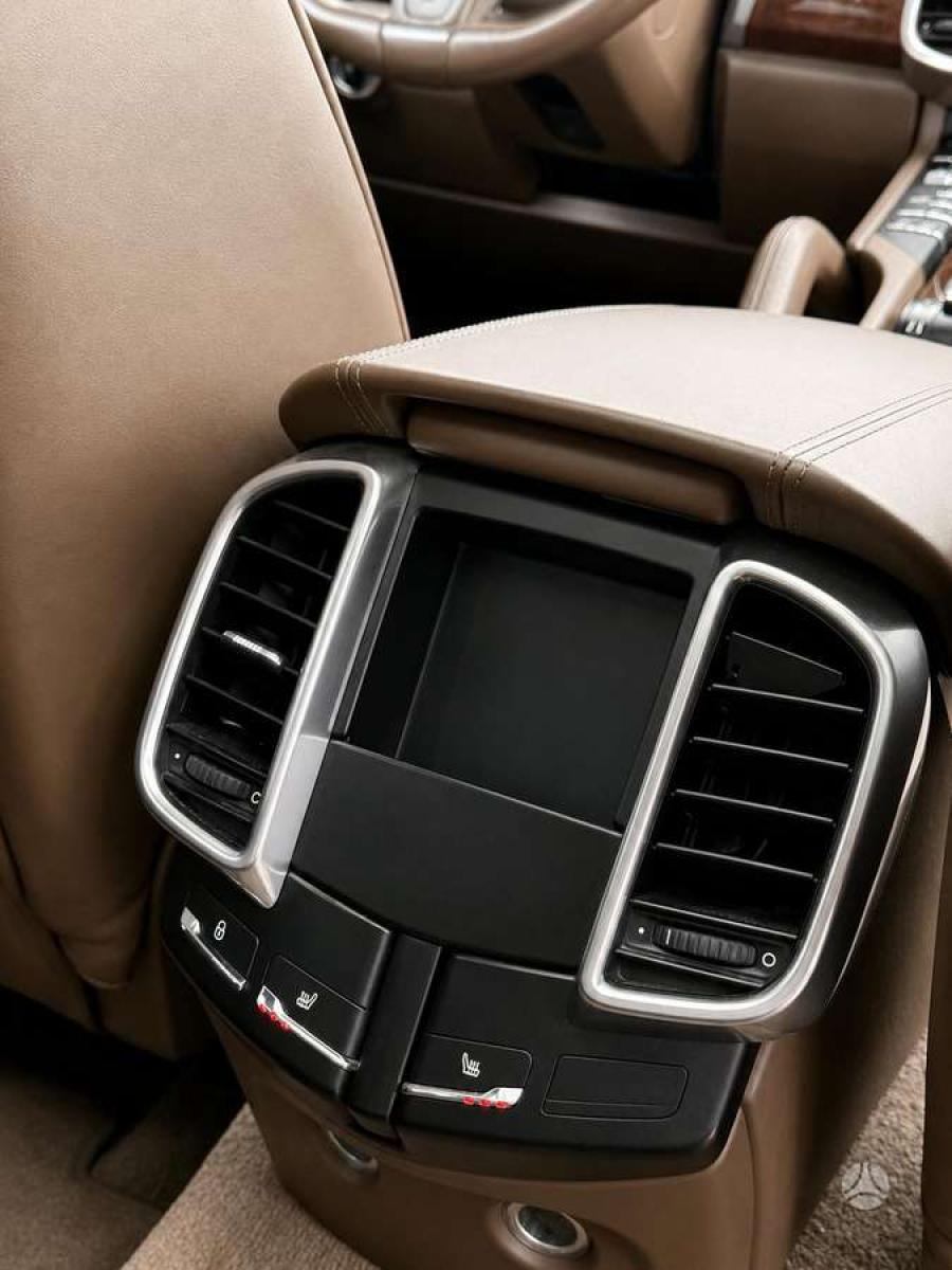 Balts Porsche Cayenne 2013 Klaipėda, ar dzinēja tilpumu 2.97 L un nobraukumu 237 tūkst. km par 15900 €, foto 14 vietnē AUTOMOTO.COM.LV