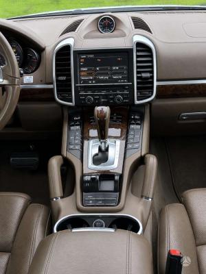 Balts Porsche Cayenne 2013 Klaipėda, ar dzinēja tilpumu 2.97 L un nobraukumu 237 tūkst. km par 15900 €, foto 15 vietnē AUTOMOTO.COM.LV