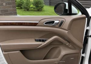 Balts Porsche Cayenne 2013 Klaipėda, ar dzinēja tilpumu 2.97 L un nobraukumu 237 tūkst. km par 15900 €, foto 23 vietnē AUTOMOTO.COM.LV