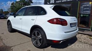 White Porsche Cayenne 2014 in Riga, with an engine capacity of 3.00 L and mileage of 208 thousand km for 19500 €, photo 4 on AUTOMOTO.COM.LV