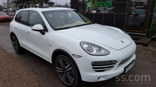 Balts Porsche Cayenne 2014 Rīga, ar dzinēja tilpumu 3.00 L un nobraukumu 208 tūkst. km par 19500 €, foto 3 vietnē AUTOMOTO.COM.LV