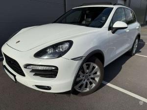 Balts Porsche Cayenne 2014 Viļņa, ar dzinēja tilpumu 4.13 L un nobraukumu 276 tūkst. km par 12500 €, foto  vietnē AUTOMOTO.COM.LV