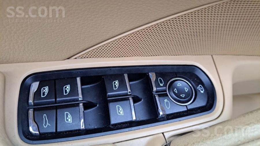 Balts Porsche Cayenne 2014 Rīga, ar dzinēja tilpumu 3.00 L un nobraukumu 208 tūkst. km par 19500 €, foto 14 vietnē AUTOMOTO.COM.LV