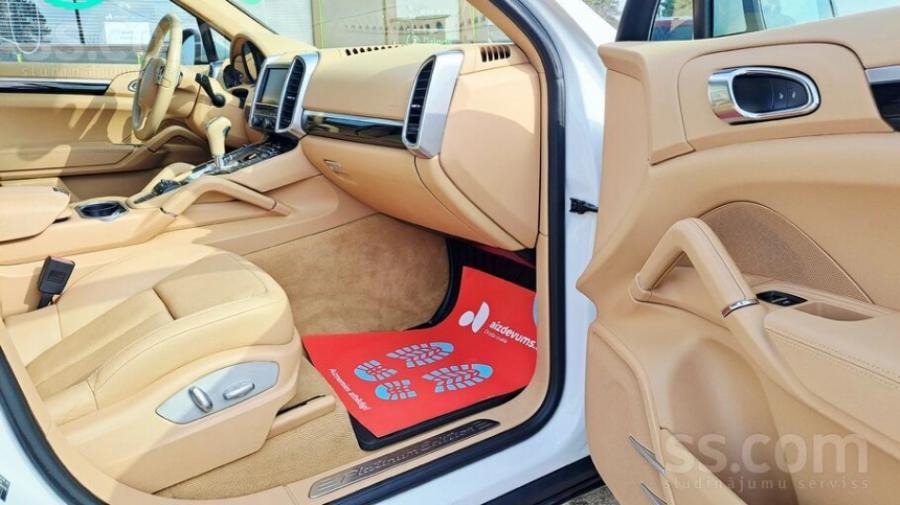 Balts Porsche Cayenne 2014 Rīga, ar dzinēja tilpumu 3.00 L un nobraukumu 208 tūkst. km par 19500 €, foto 22 vietnē AUTOMOTO.COM.LV