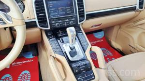 Balts Porsche Cayenne 2014 Rīga, ar dzinēja tilpumu 3.00 L un nobraukumu 208 tūkst. km par 19500 €, foto 23 vietnē AUTOMOTO.COM.LV