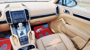 Balts Porsche Cayenne 2014 Rīga, ar dzinēja tilpumu 3.00 L un nobraukumu 208 tūkst. km par 19500 €, foto 25 vietnē AUTOMOTO.COM.LV