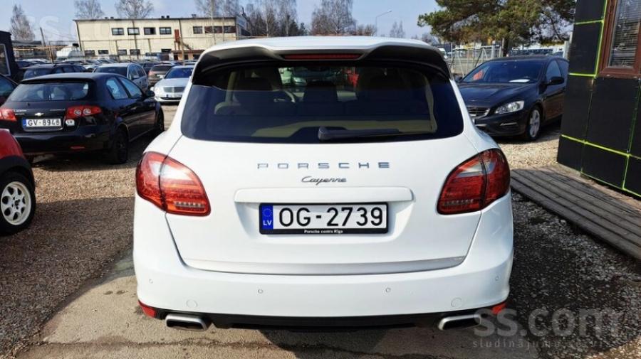 Balts Porsche Cayenne 2014 Rīga, ar dzinēja tilpumu 3.00 L un nobraukumu 208 tūkst. km par 19500 €, foto 29 vietnē AUTOMOTO.COM.LV
