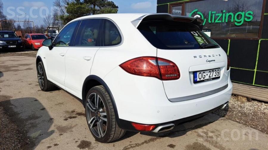Balts Porsche Cayenne 2014 Rīga, ar dzinēja tilpumu 3.00 L un nobraukumu 208 tūkst. km par 19500 €, foto 31 vietnē AUTOMOTO.COM.LV