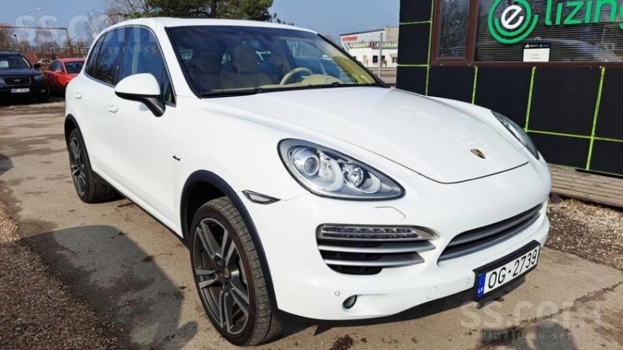 Balts Porsche Cayenne 2014 Rīga, ar dzinēja tilpumu 3.00 L un nobraukumu 208 tūkst. km par 19500 €, foto 32 vietnē AUTOMOTO.COM.LV