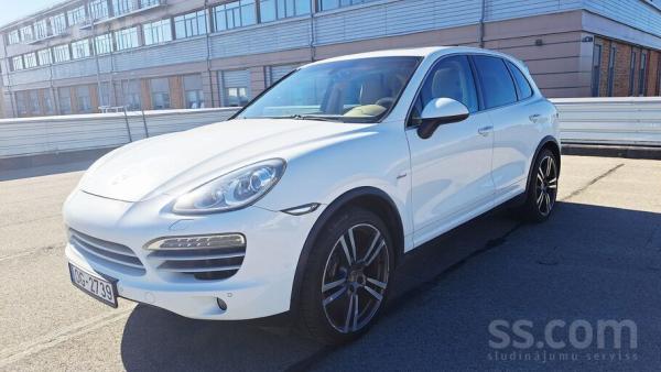 Balts Porsche Cayenne 2014 Rīga, ar dzinēja tilpumu 3.00 L un nobraukumu 208 tūkst. km par 19500 €, foto 1 vietnē AUTOMOTO.COM.LV