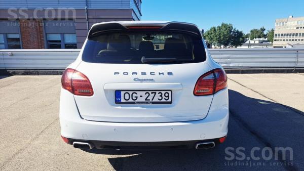 Balts Porsche Cayenne 2014 Rīga, ar dzinēja tilpumu 3.00 L un nobraukumu 208 tūkst. km par 19500 €, foto 6 vietnē AUTOMOTO.COM.LV