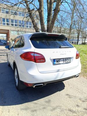 Balts Porsche Cayenne 2014 Rīga, ar dzinēja tilpumu 3.60 L un nobraukumu 60 tūkst. km par 25300 €, foto 3 vietnē AUTOMOTO.COM.LV