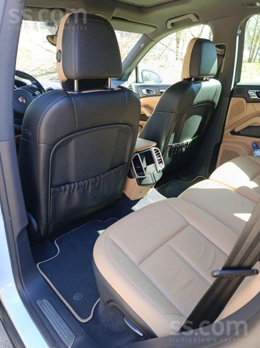 Balts Porsche Cayenne 2014 Rīga, ar dzinēja tilpumu 3.60 L un nobraukumu 60 tūkst. km par 25300 €, foto 6 vietnē AUTOMOTO.COM.LV