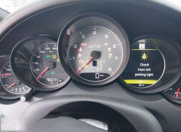White Porsche Cayenne 2014 in Vilnius, with an engine capacity of 4.81 L and mileage of 67 thousand km for 12900 €, photo 7 on AUTOMOTO.COM.LV