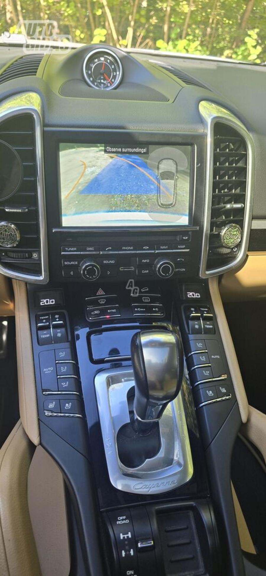 White Porsche Cayenne 2014 in Vilnius, with an engine capacity of 3.60 L and mileage of 186 thousand km for 17800 €, photo 16 on AUTOMOTO.COM.LV
