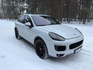 Balts Porsche Cayenne 2015 Rīga, ar dzinēja tilpumu 3.00 L un nobraukumu 207 tūkst. km par 23900 €, foto 3 vietnē AUTOMOTO.COM.LV