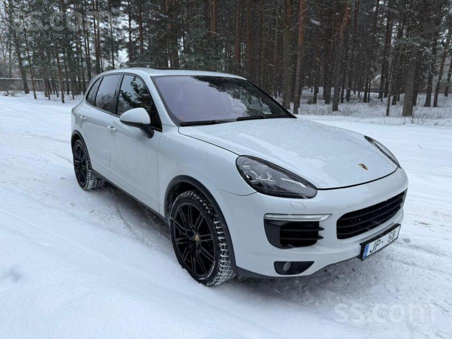 Balts Porsche Cayenne 2015 Rīga, ar dzinēja tilpumu 3.00 L un nobraukumu 207 tūkst. km par 23900 €, foto 3 vietnē AUTOMOTO.COM.LV
