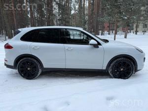 Balts Porsche Cayenne 2015 Rīga, ar dzinēja tilpumu 3.00 L un nobraukumu 207 tūkst. km par 23900 €, foto 4 vietnē AUTOMOTO.COM.LV