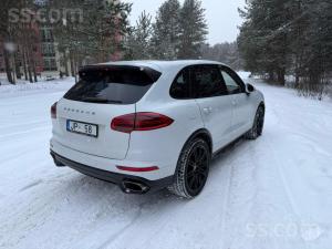 Balts Porsche Cayenne 2015 Rīga, ar dzinēja tilpumu 3.00 L un nobraukumu 207 tūkst. km par 23900 €, foto 5 vietnē AUTOMOTO.COM.LV