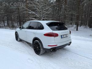 Balts Porsche Cayenne 2015 Rīga, ar dzinēja tilpumu 3.00 L un nobraukumu 207 tūkst. km par 23900 €, foto 6 vietnē AUTOMOTO.COM.LV