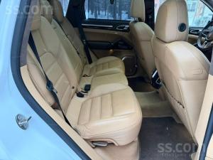 Balts Porsche Cayenne 2015 Rīga, ar dzinēja tilpumu 3.00 L un nobraukumu 207 tūkst. km par 23900 €, foto 12 vietnē AUTOMOTO.COM.LV
