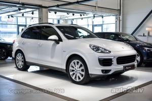 White Porsche Cayenne 2015 in Tallinn, with an engine capacity of 3.00 L and mileage of 167 thousand km for 28500 €, photo  on AUTOMOTO.COM.LV