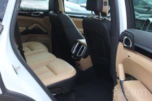 White Porsche Cayenne 2015 in Tukums, with an engine capacity of 3.00 L and mileage of 296 thousand km for 19990 €, photo 16 on AUTOMOTO.COM.LV