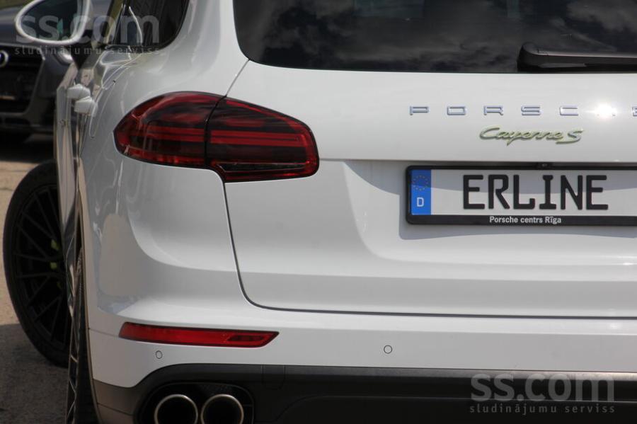 White Porsche Cayenne 2015 in Tukums, with an engine capacity of 3.00 L and mileage of 296 thousand km for 19990 €, photo 29 on AUTOMOTO.COM.LV