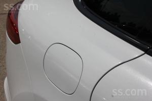 White Porsche Cayenne 2015 in Tukums, with an engine capacity of 3.00 L and mileage of 296 thousand km for 19990 €, photo 35 on AUTOMOTO.COM.LV