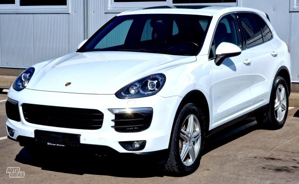 Balts Porsche Cayenne 2015 Kretinga, ar dzinēja tilpumu 3.60 L un nobraukumu 67 tūkst. km par 24400 €, foto 1 vietnē AUTOMOTO.COM.LV