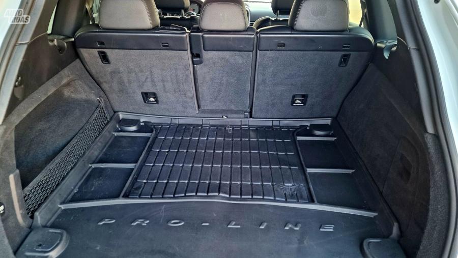 White Porsche Cayenne 2015 in Kretinga, with an engine capacity of 3.60 L and mileage of 67 thousand km for 24400 €, photo 24 on AUTOMOTO.COM.LV