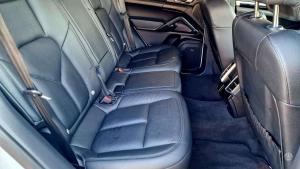 Balts Porsche Cayenne 2015 Kretinga, ar dzinēja tilpumu 3.60 L un nobraukumu 67 tūkst. km par 24400 €, foto 23 vietnē AUTOMOTO.COM.LV