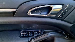 Balts Porsche Cayenne 2015 Kretinga, ar dzinēja tilpumu 3.60 L un nobraukumu 67 tūkst. km par 24400 €, foto 31 vietnē AUTOMOTO.COM.LV