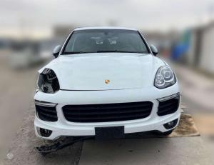 White Porsche Cayenne 2015 in Utena, with an engine capacity of 3.00 L and mileage of 134 thousand km for 13500 €, photo  on AUTOMOTO.COM.LV