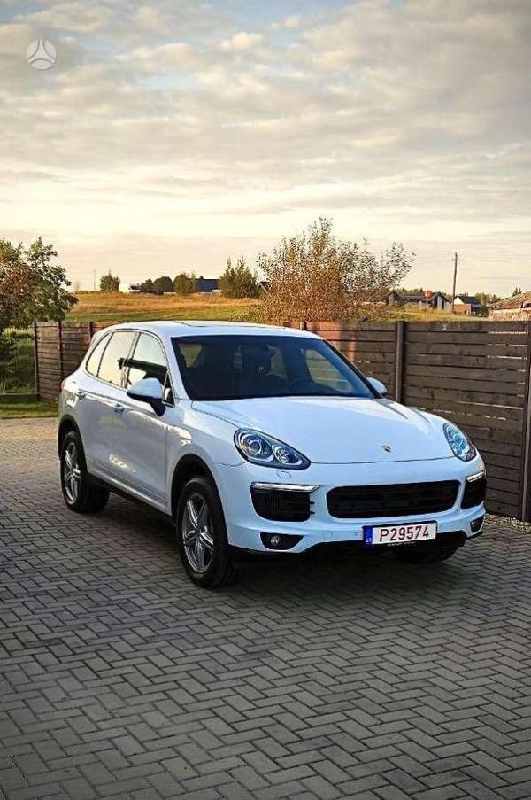 Balts Porsche Cayenne 2015 Viļņa, ar dzinēja tilpumu 3.60 L un nobraukumu 67 tūkst. km par 23900 €, foto 3 vietnē AUTOMOTO.COM.LV