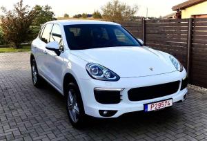 White Porsche Cayenne 2015 in Vilnius, with an engine capacity of 3.60 L and mileage of 67 thousand km for 23900 €, photo 5 on AUTOMOTO.COM.LV